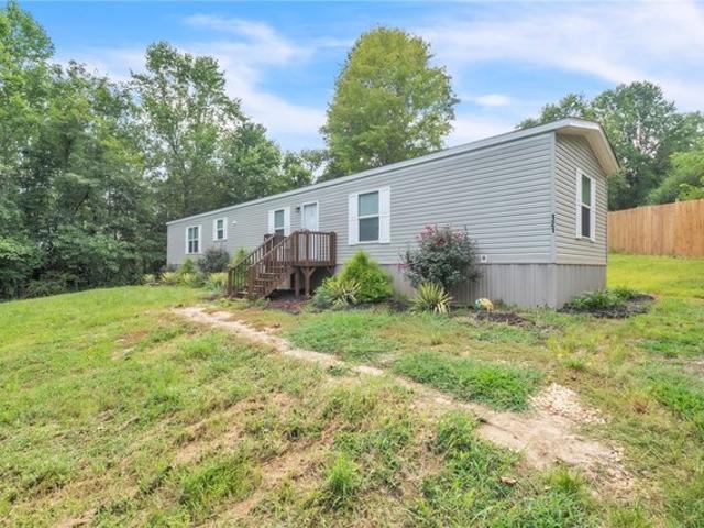 121 High Top Dr, Pickens, SC 29671