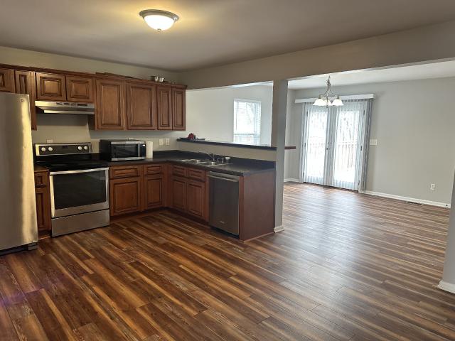 121 Hillwood Dr