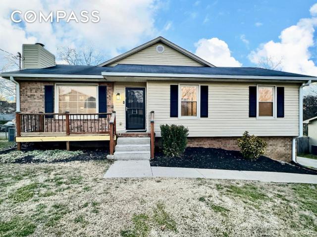 121 Hillwood Dr, Hendersonville, TN