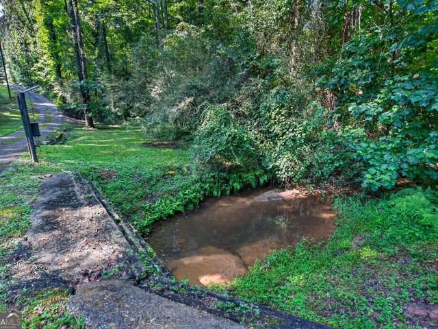 121 Hunt Road