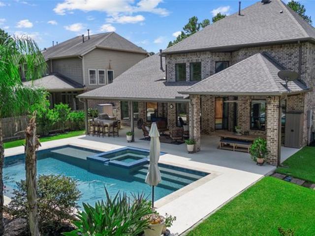 121 Hunter Hollow Pl, Montgomery, TX 77316