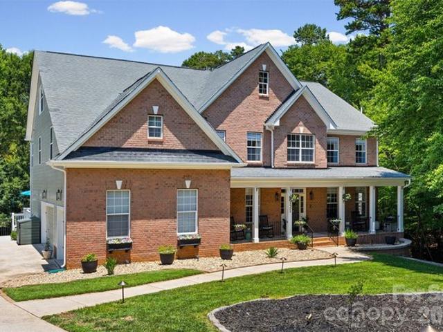 121 Isle Run Dr, Mooresville, NC 28117