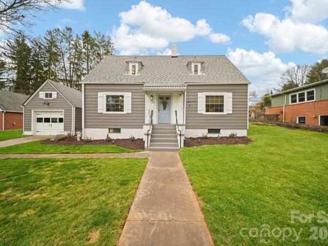121 Johnson St, Canton, NC 28716