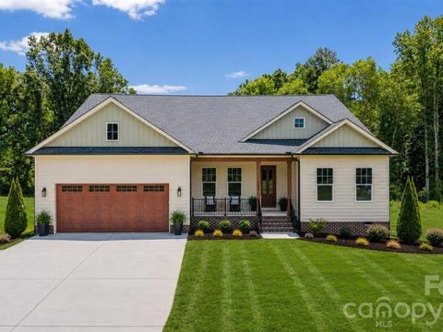 121 Juniper Rd, Mooresville, NC 28115