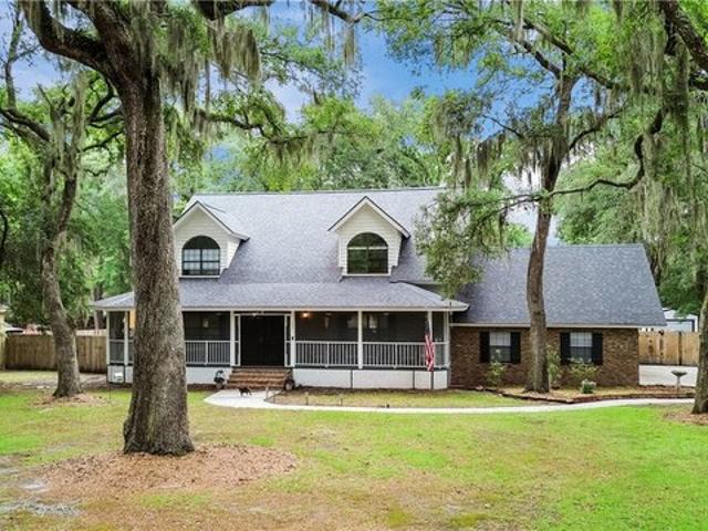 121 Oak Creek Ct, Richmond Hill, GA 31324