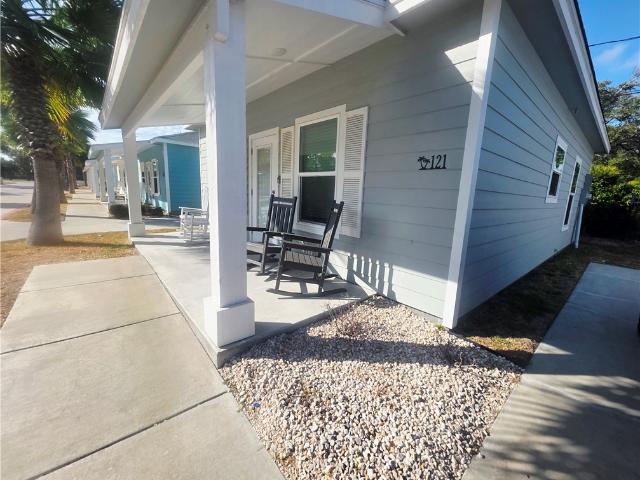 121 Oasis Circle