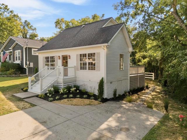 121 Oceola Ave