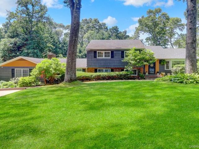 121 Old Field Rd, Huntington, NY 11743