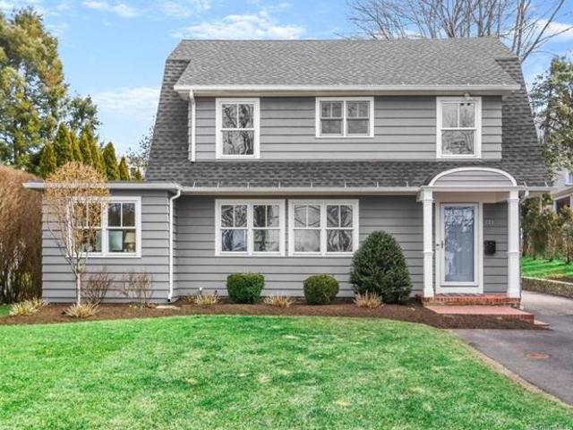 121 Old Post Rd, Fairfield, CT 06824