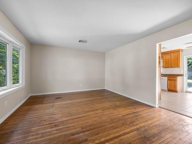 121 Osborne Ave