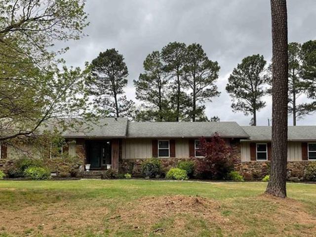 121 Longleaf Dr, Searcy, AR 72143