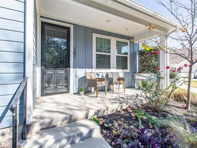121 Lafitte Dr # 101