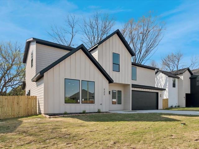 121 Lakeshore Lane