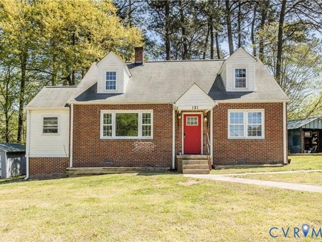 121 Lakeside Dr, Colonial Heights, VA 23834