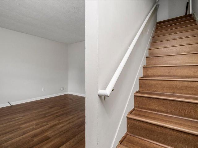 121 Lakeview Drive