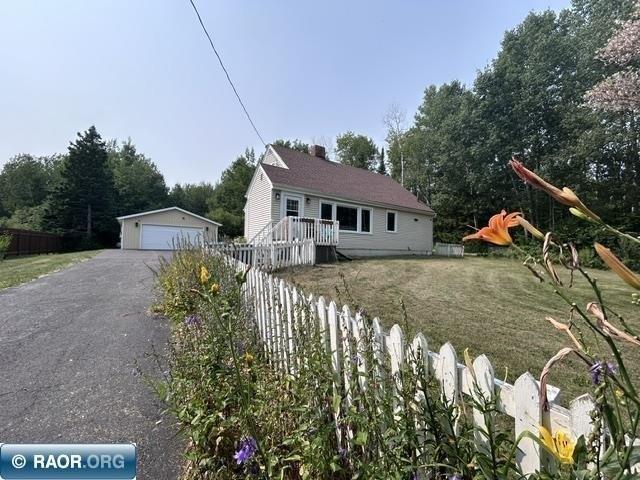 121 Lakewood Dr, Duluth, MN 55804