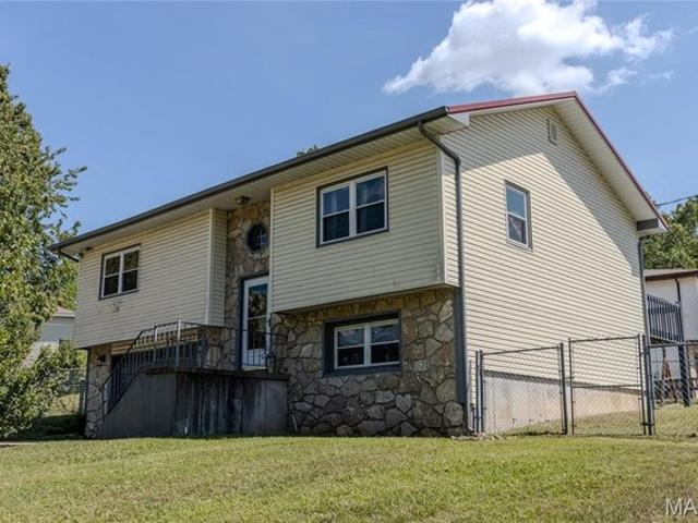 121 Lee Dr, Saint Robert, MO 65584