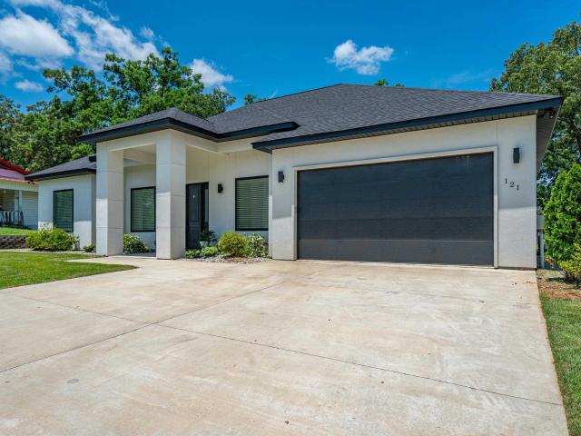 121 Lisa Place