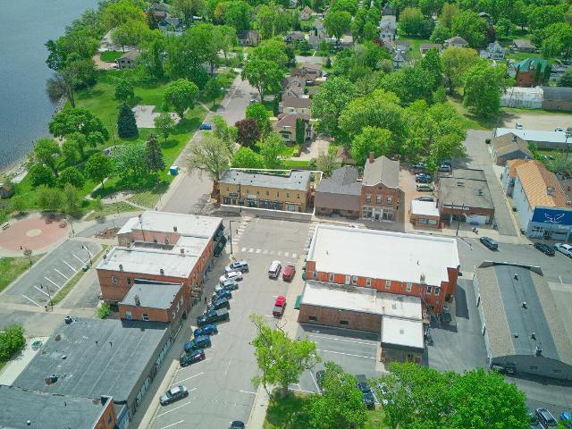 121 Main Avenue W