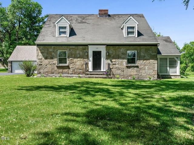 121 Maltbie Dr, Amsterdam, NY 12010