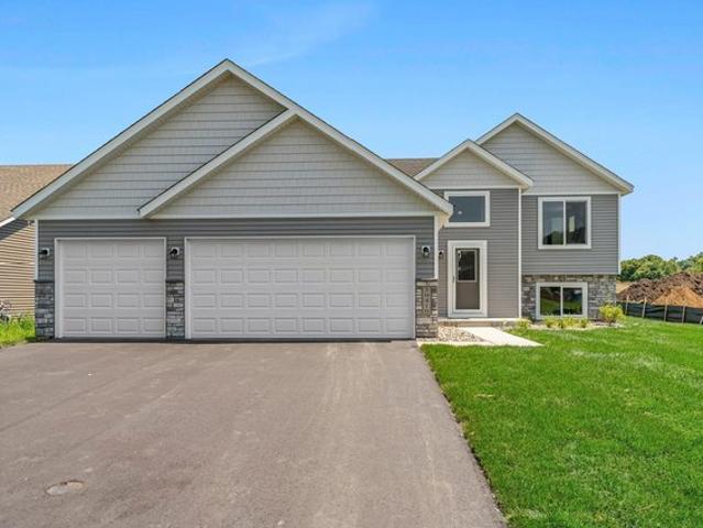 121 Maple Ln, Cannon Falls, MN 55009