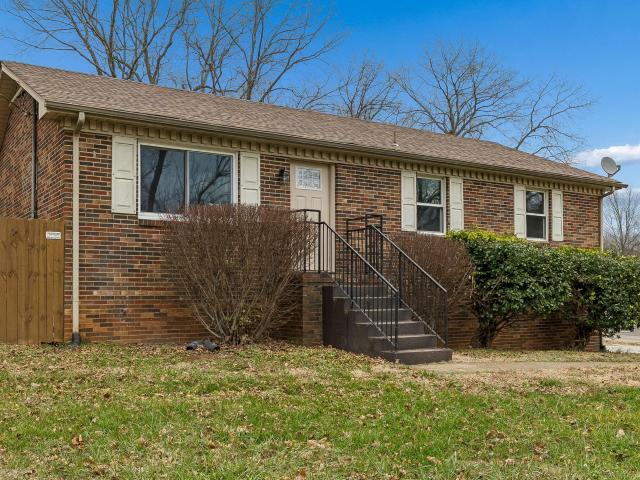 121 Marilyn Dr, Dickson, TN 37055 | MLS #3068 | Compass