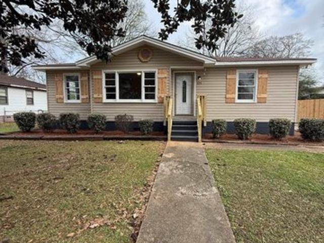 121 Meadowood Ave, Hueytown, AL 35023