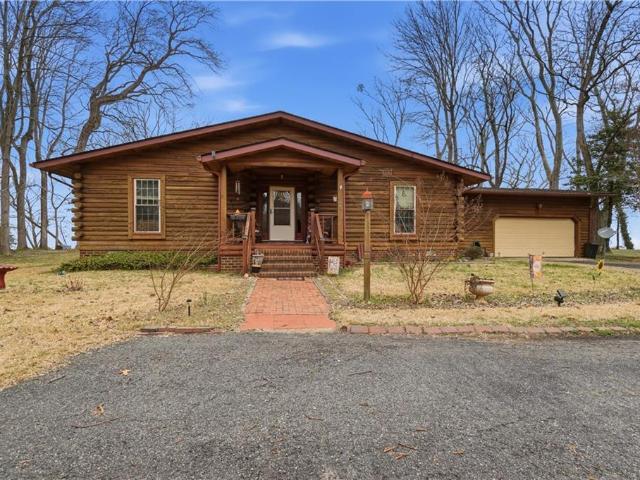 121 Meadowlark Ln