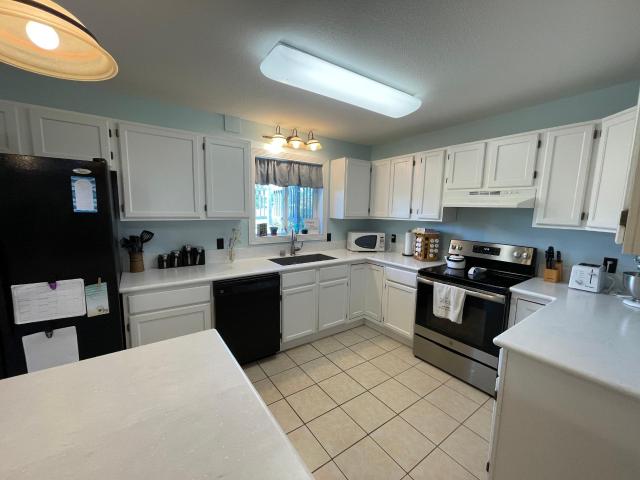 121 Merle Court NE