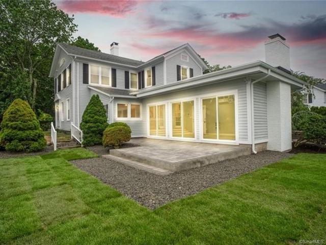 121 Middle Beach Rd, Madison, CT 06443