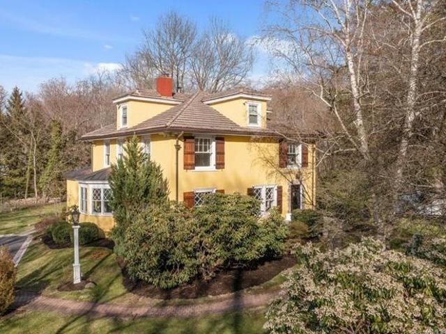 121 Middlesex Rd, Darien, CT 06820