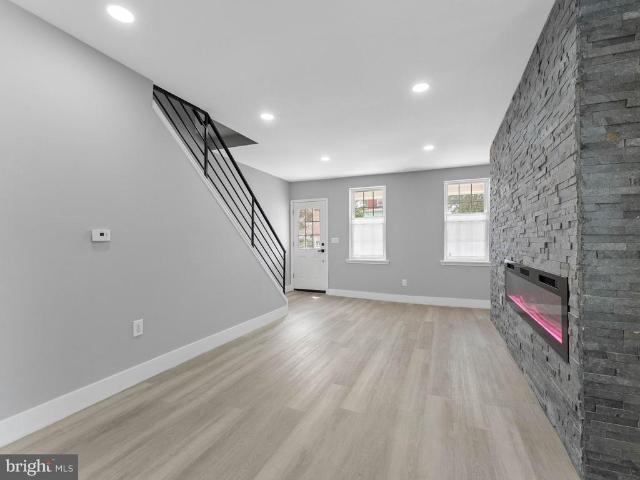 121 N 6Th Street
