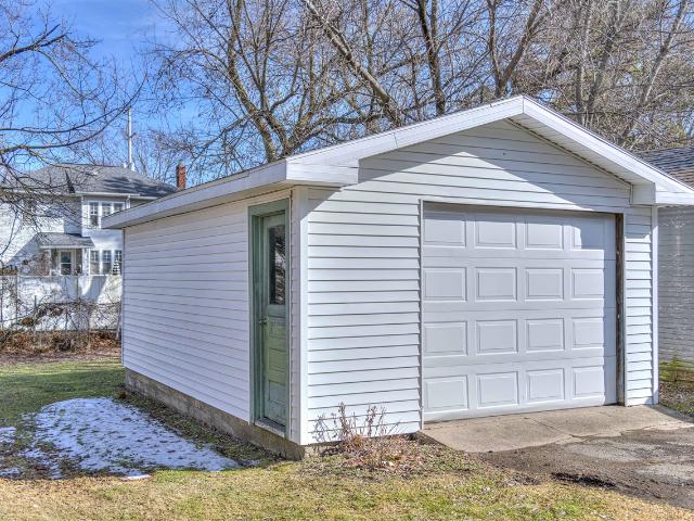 121 N Thompson Street