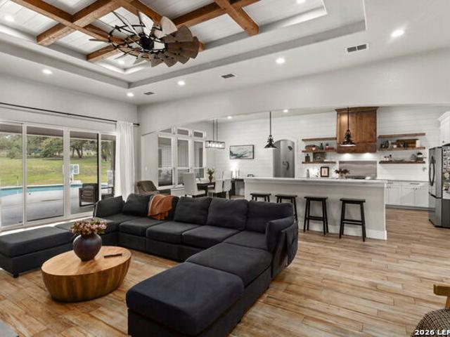 121 N Tranquility Dr
