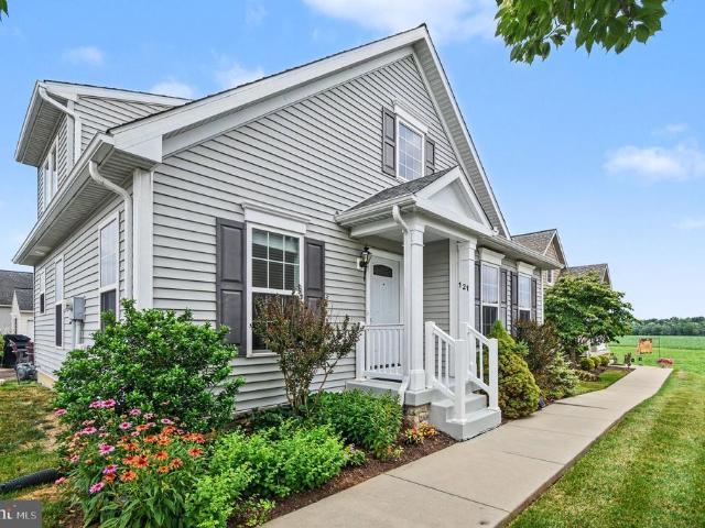 121 N Yeingst Drive