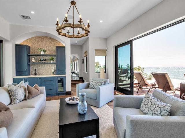121 N Casey Key Rd, Osprey, FL 34229 | MLS #A4667