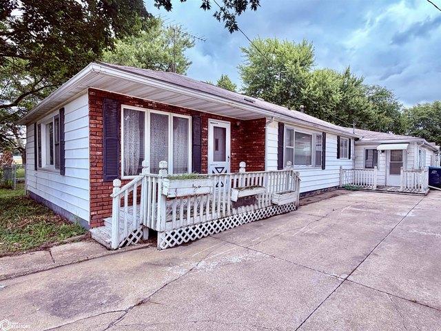 121 N Cooper St, Stronghurst, IL 61480