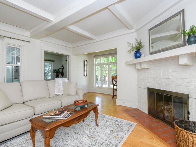 121 N Hartwell Ave