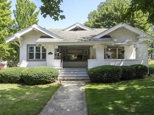 121 N Hartwell Ave, Waukesha, WI 53186
