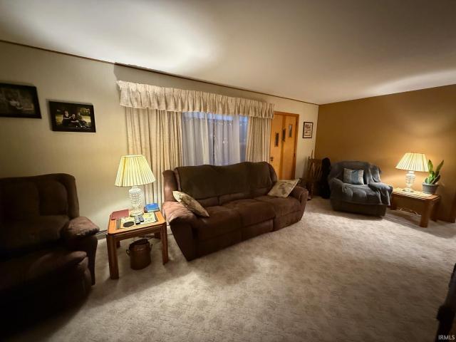 121 N Market St, Francesville, IN 47946 | MLS #202547
