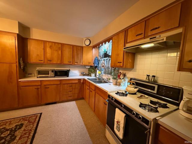 121 N Market Street
