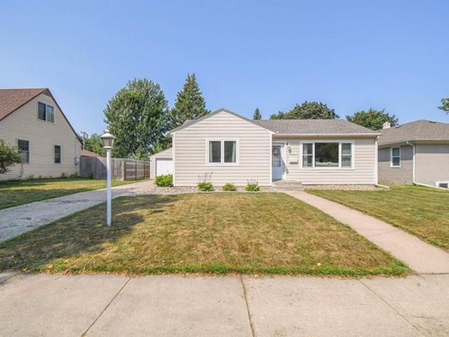 121 N Omaha Ave, Sioux Falls, SD 57103