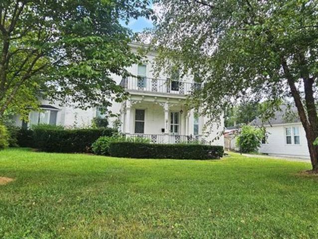 121 N Seventh St, Boonville, IN 47601