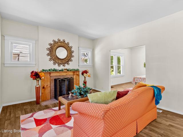 121 N Shawnee Terrace