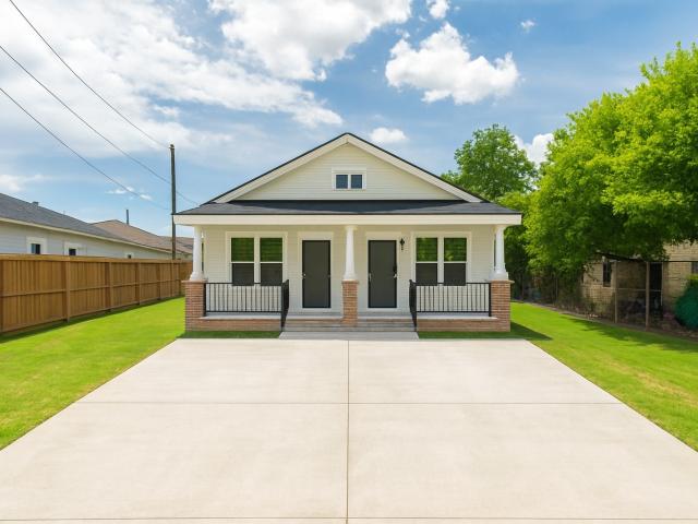 121 N Sidney St, Houston, TX 77003 | MLS #15151 | Compass