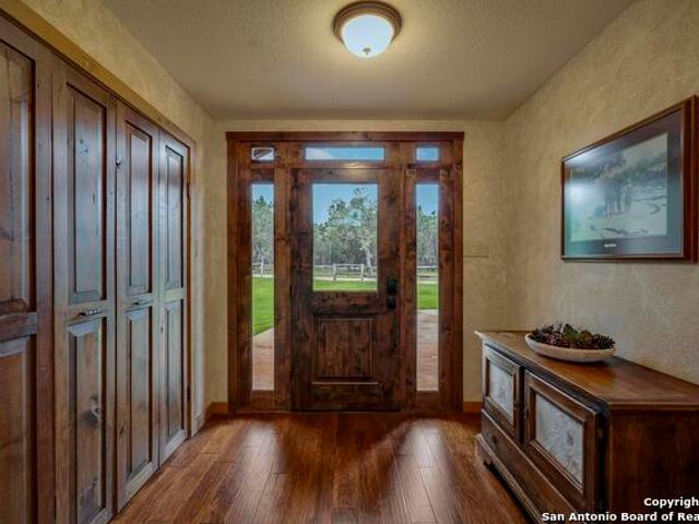 121 N Spanish Oak Trail
