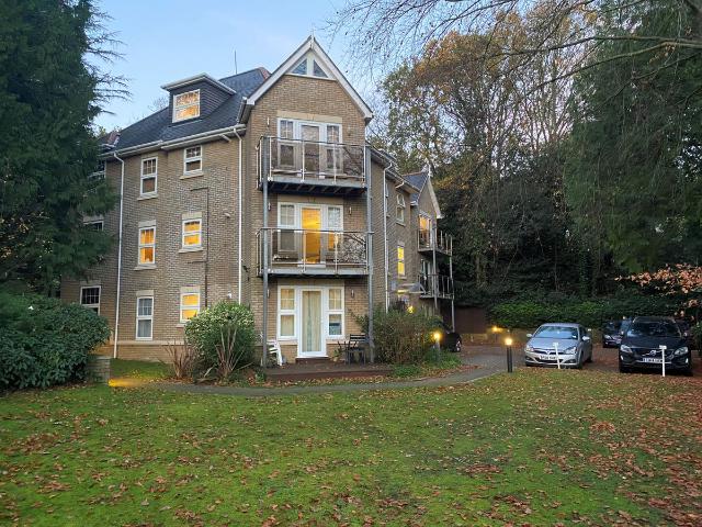 121, North Road BH14, 2 bed flat to rent, £1,300 pcm | PrimeLocation