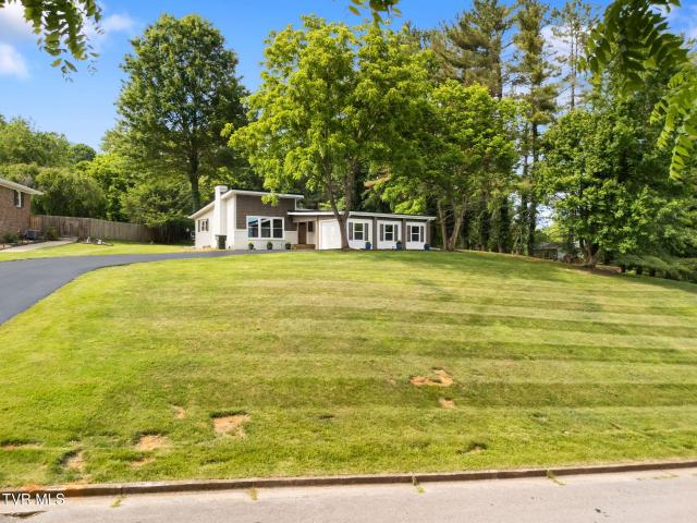 121 Northeast Hill Drive