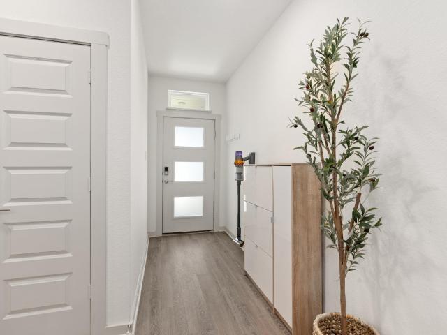 121 New Hampton Way