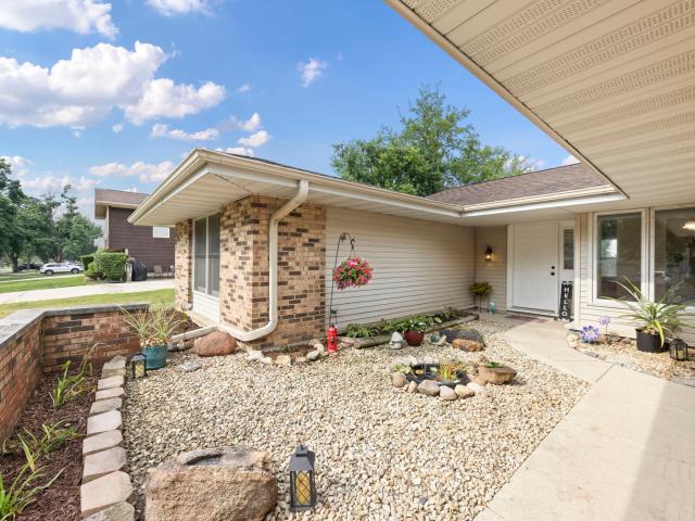 121 Newport Drive